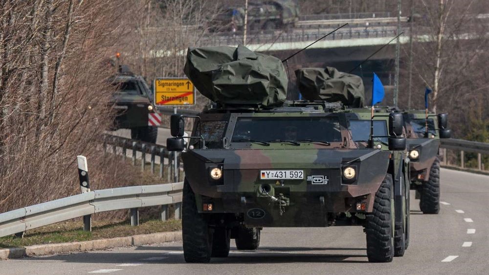 WarWheels.Net - Photos of the Fennek Light Armored Reconnaissance Vehicle